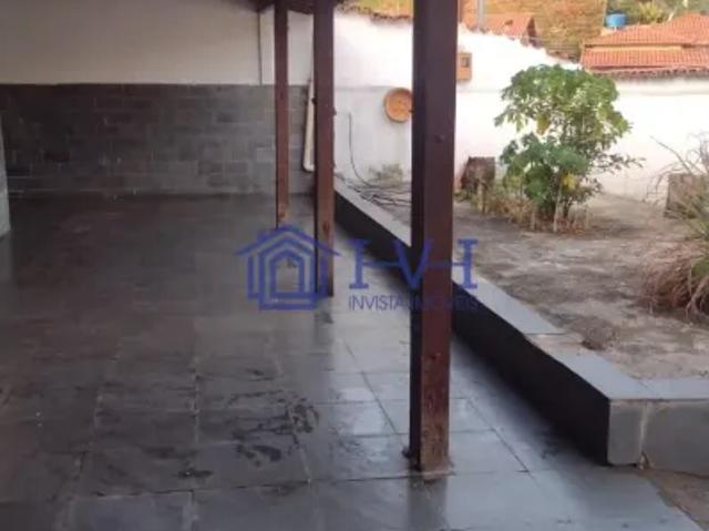 Casa com 5 Quartos e 2 banheiros à Venda, 51 m² por R$ 370.000