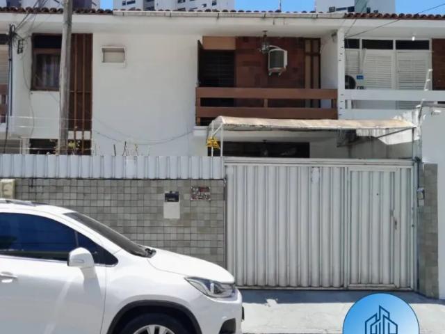 Casa com 5 Quartos e 3 banheiros à Venda, 145 m² por R$ 1.200.000