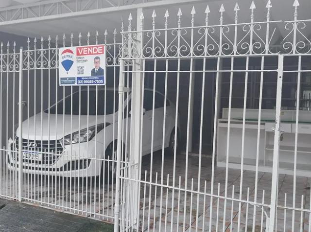 Casa com 5 Quartos e 3 banheiros à Venda, 170 m² por R$ 530.000