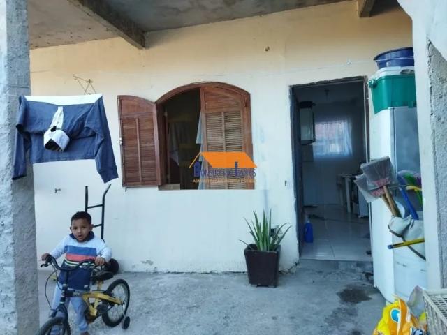 Casa com 5 Quartos e 3 banheiros à Venda, 180 m² por R$ 480.000