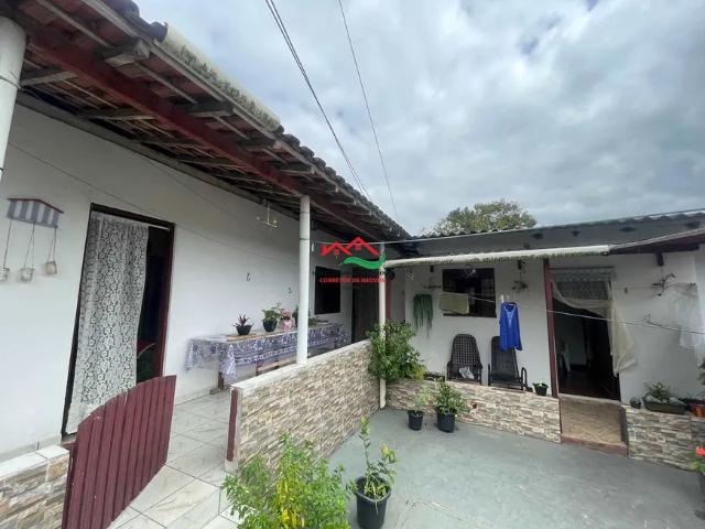 Casa com 5 Quartos e 3 banheiros à Venda, 1120 m² por R$ 350.000