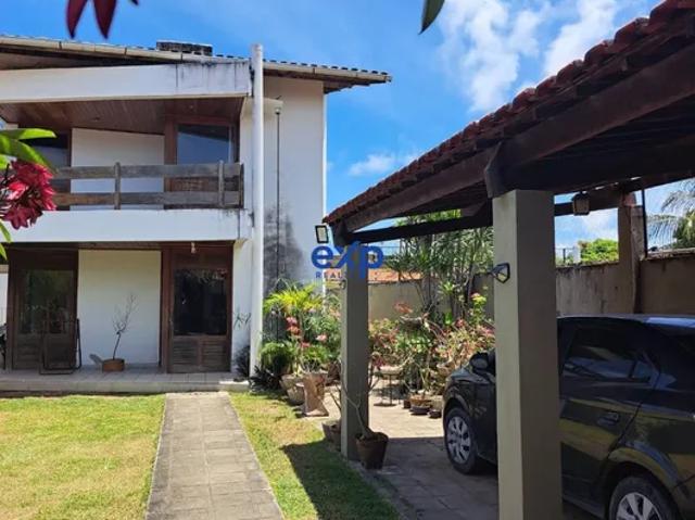 Casa com 5 Quartos e 3 banheiros à Venda, 250 m² por R$ 650.050