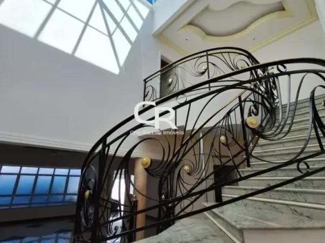 Casa com 5 Quartos e 3 banheiros à Venda, 299 m² por R$ 1.435.000