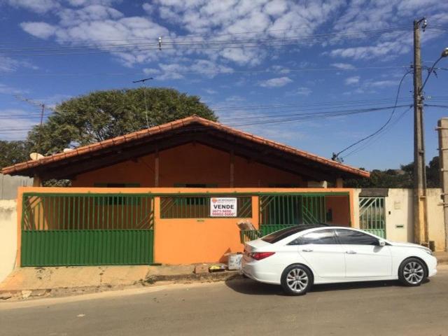 Casa com 5 Quartos e 3 banheiros à Venda, 541 m² por R$ 450.000