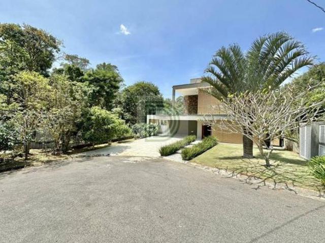 Casa com 5 quartos e uma área total de 572 m² a venda, Jardim do Golf I! Um refúgio de luxo