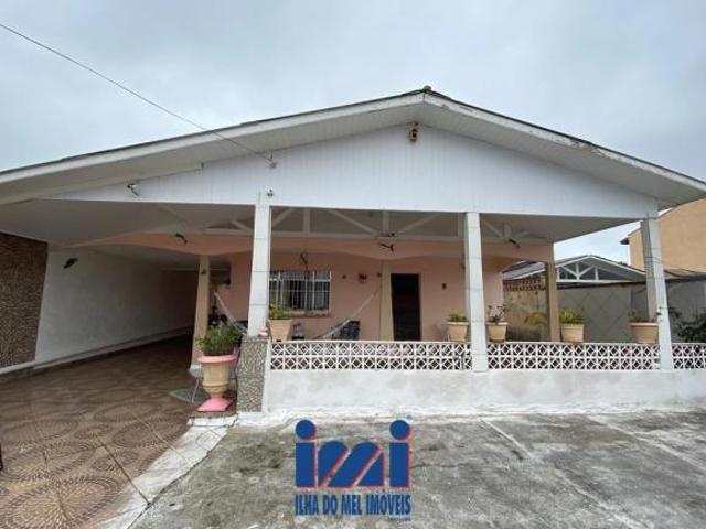 Casa com 5 quartos e espaço de quintal