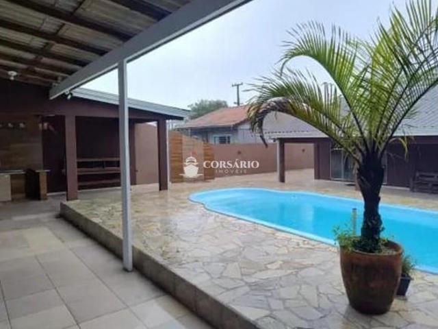 Casa com 5 quartos e piscina em Ipanema