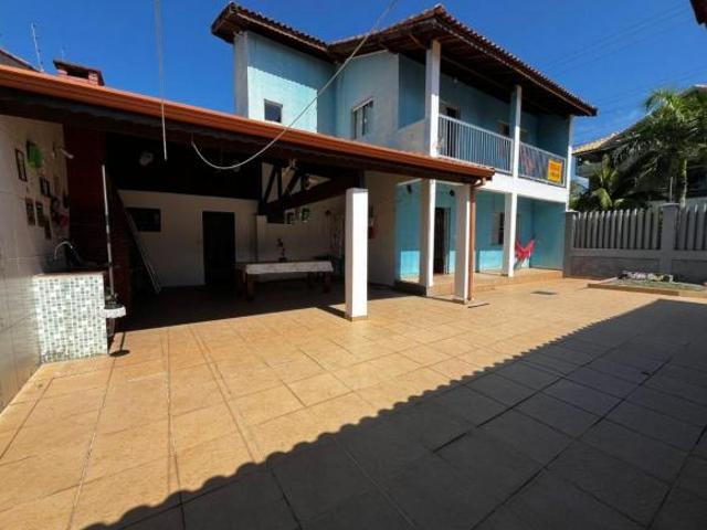 Casa com 5 quartos e piscina em Peruíbe