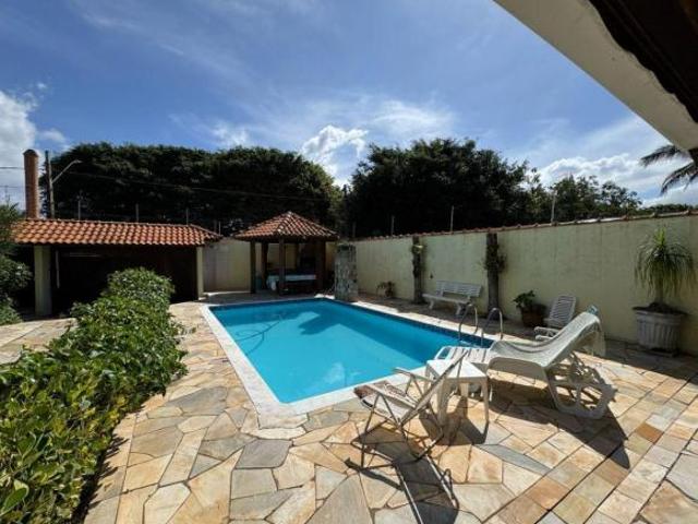 Casa com 5 quartos e piscina em Peruíbe R$ 900.000,00