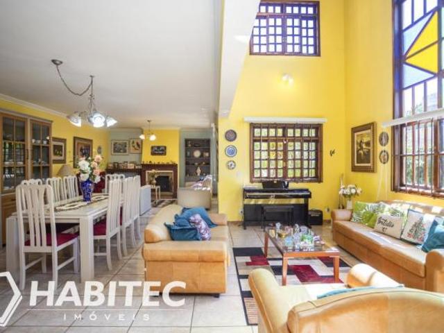 Casa com 5 quartos no Alto da XV Condomínio Marquês do Herval HT3659