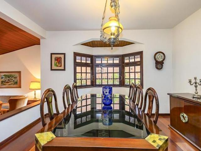 CASA COM 5 QUARTOS NO JARDIM SCHAFFER