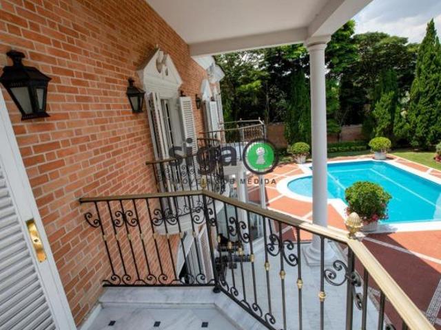 Casa com 5 Quartos no Retiro Morumbi