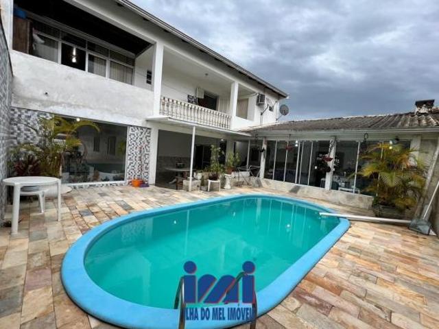 Casa com 5 quartos na praia