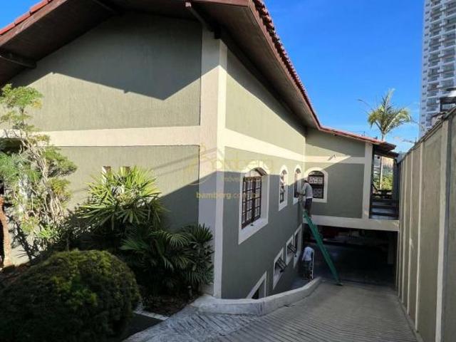 CASA COM 5 QUARTOS NA VILA SONIA