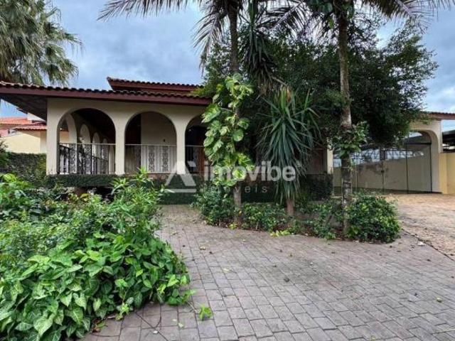 Casa com 5 quartos, sendo 2 suítes, 4 banheiros e duas salas no Werner Plass em Americana em America