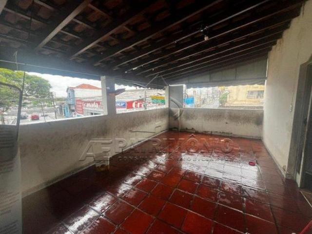 CASA COM 5 QUARTOS SENDO 2 SUÍTES CENTRO