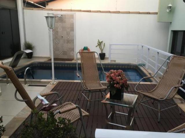 Casa com 5 quartos sendo 2 suítes à venda, 391 m² Santa Luzia Uberlândia/MG
