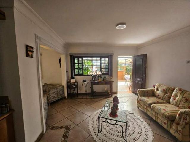 Casa com 5 quartos sendo 4 suítes na Ponta da Praia em Santos