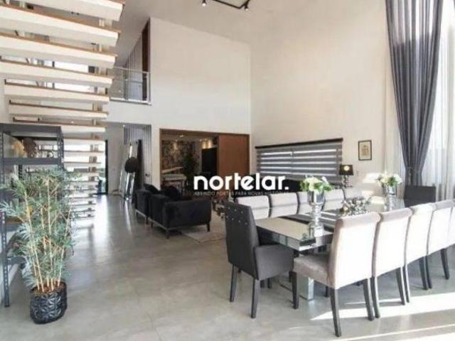 Casa com 5 quartos suítes à venda, 400 m² de Área construída CONDOMÍNIO ALPHAVILLE *Aceito