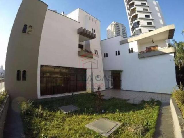 Casa com 5 quartos suítes, vagas 15 carros, elevador no coração do Jardim Avelino