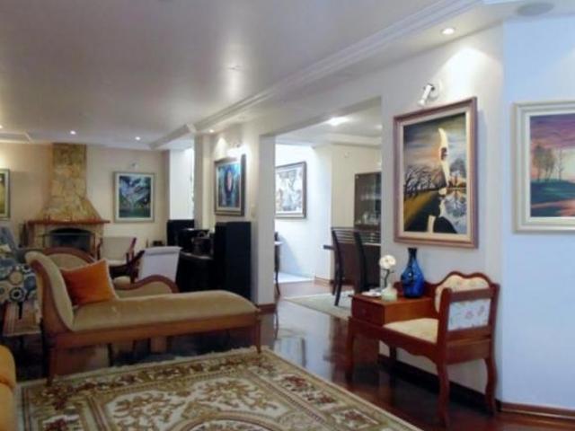 Casa com 5 Quartos para Venda, 500m², por R$ 1.200.000,00, em Granja Viana, Cotia / SP