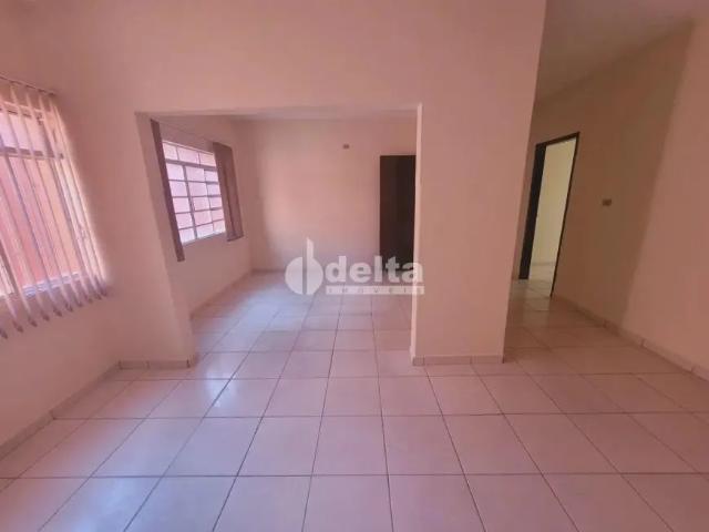 Casa com 5 Quartos para alugar, 180m² Osvaldo Rezende