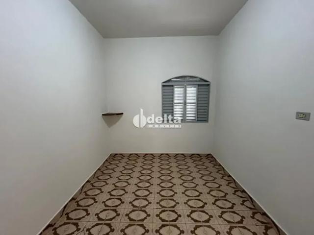 Casa com 5 Quartos para alugar, 242m² Nossa Senhora Aparecida