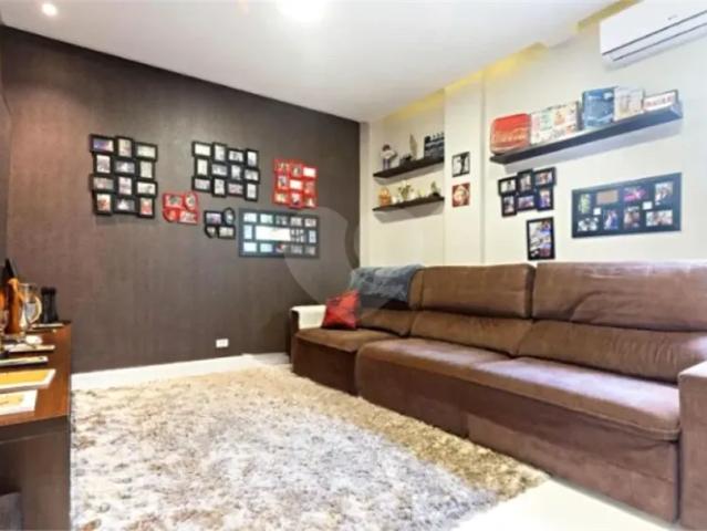 Casa com 5 quartos à venda em Jardim Leonor SP
