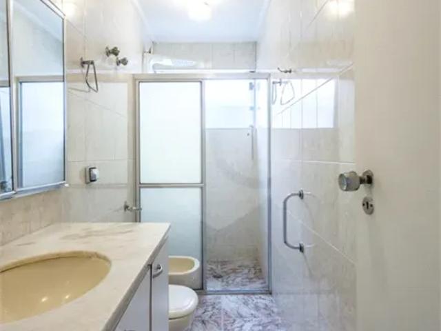 Casa com 5 quartos à venda ou para locação em Saúde SP