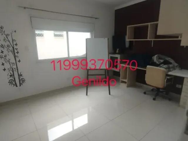 Casa com 5 suítes 1 suite master, piscina, 3 suítes com varanda, 6 vagas, edícula, escritório FL55