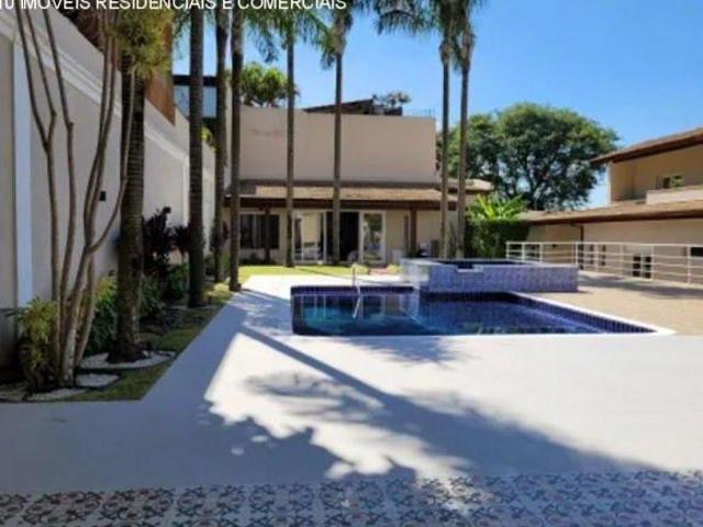 Casa com 5 suítes 4 vagas a venda no Morumbi