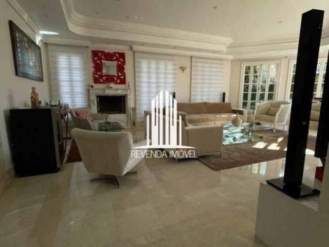 Casa com 5 suítes 6 banheiros 6 vagas de garagem