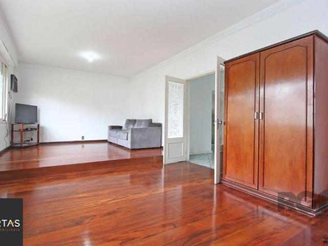 Casa com 5 suítes, 7 banheiros, 4 vagas no bairro Partenon
