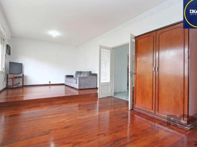 Casa com 5 suítes, 7 banheiros, 4 vagas no bairro Partenon