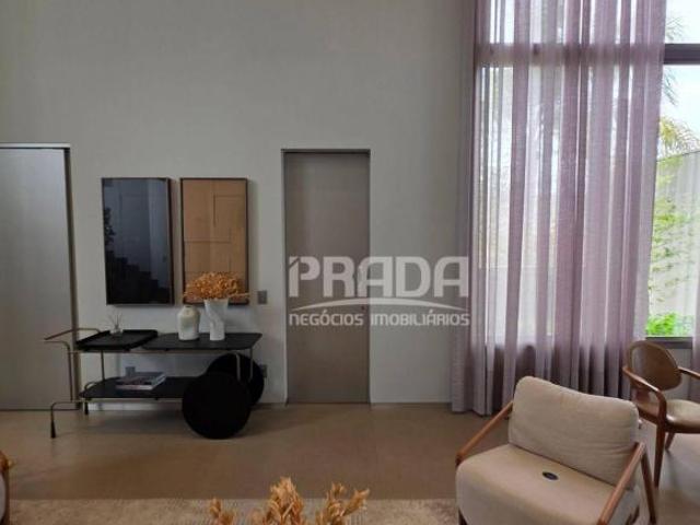 Casa com 5 suítes à venda, Condomínio Cyrela Buritis Uberlândia/MG