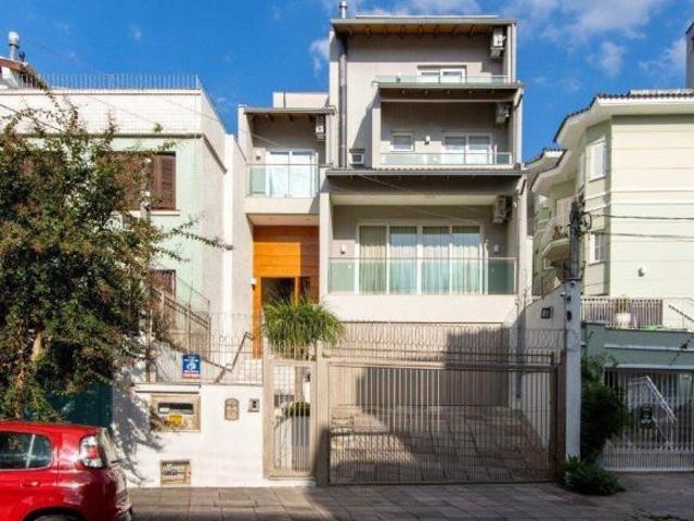 Casa com 5 suites com area privativa 714,00