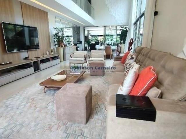 Casa com 5 suítes em condominio fechado com clube compartilhado