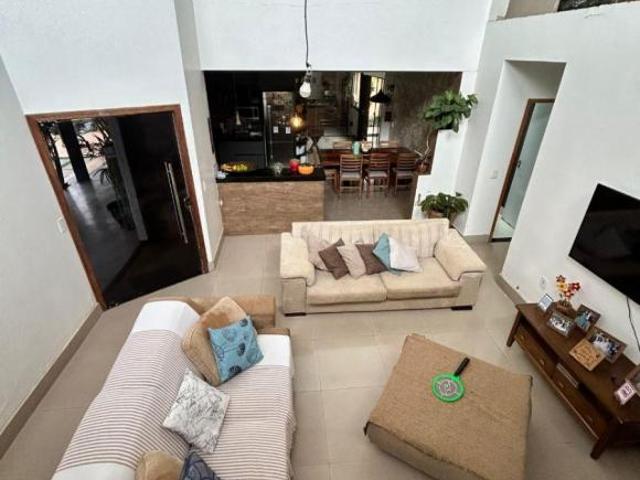 CASA COM 5 SUÍTES I LOTE 600M I RUA 10 A