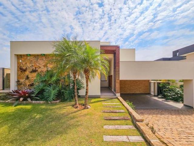 Casa com 5 suítes no BOSQUE DO HORTO por R$ 4.200.000