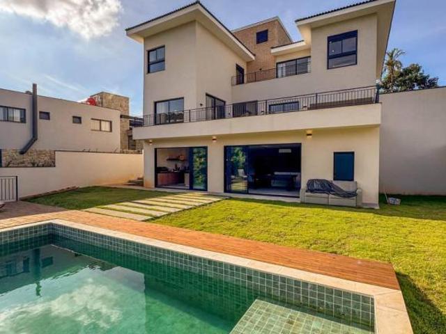 Casa com 5 suítes no condomínio FAZENDA SERRAZUL I