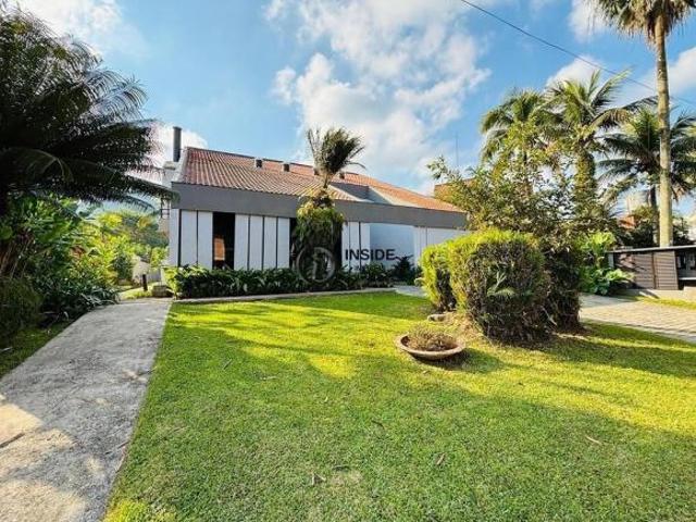 Casa com 5 suites no granville guaruja enseada