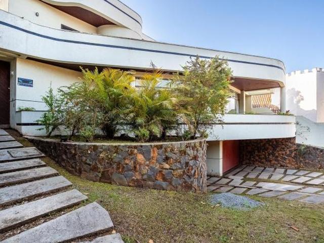CASA COM 5 SUÍTES NO JARDIM SCHAFFER