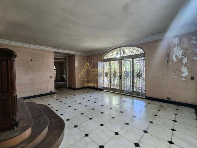 Casa com 5 Suítes para Reforma no Jardim Guedala 8 Vagas