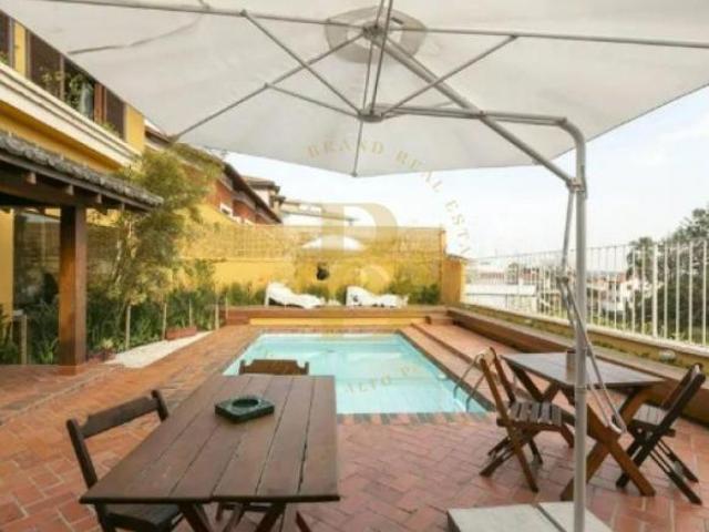 Casa com 600 m², 5 quartos sendo 5 suítes à venda no bairro Alto de Pinheiros