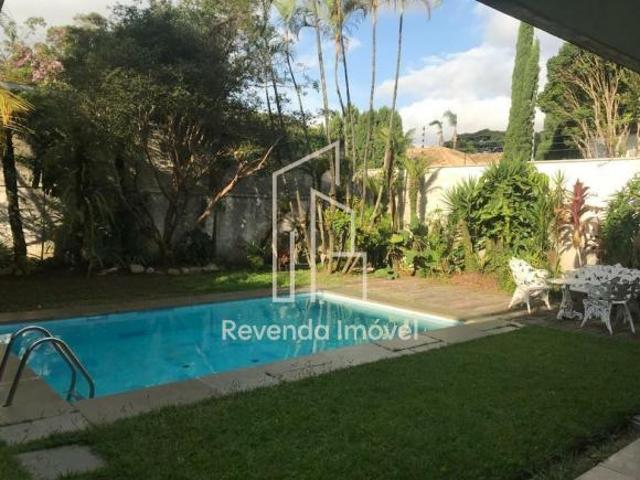 Casa com 600m² no JD. Guedala