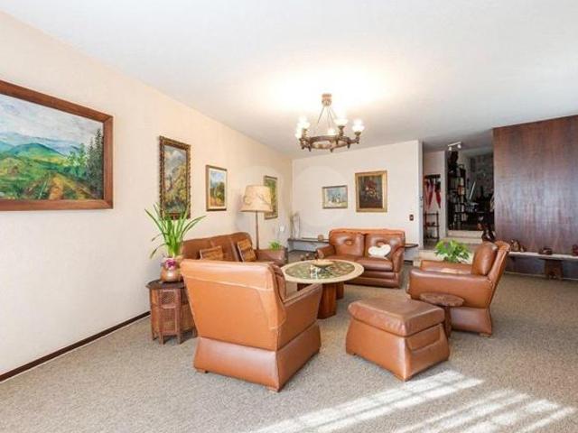 Casa com 610 m² e 5 quartos à venda em Alto de Pinheiros