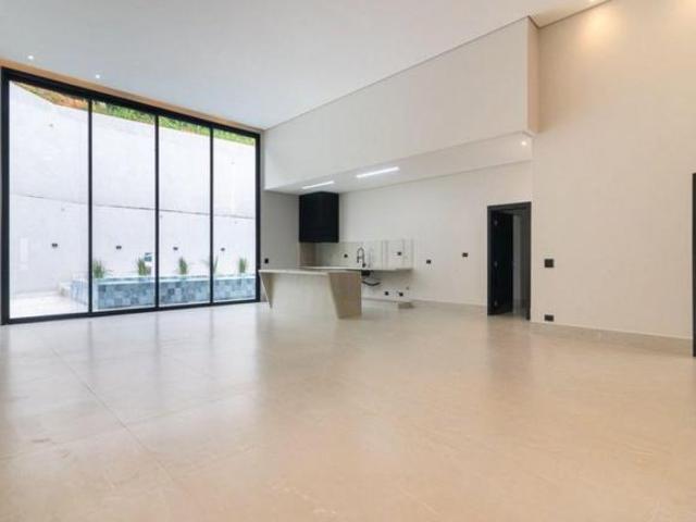 Casa com 613 m² e 4 quartos à venda totalmente terréa em Santana de Parnaíba