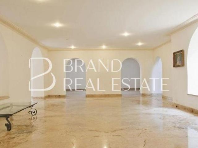 Casa com 624 m², 5 quartos sendo 5 suítes à venda no bairro Jardim Guedala