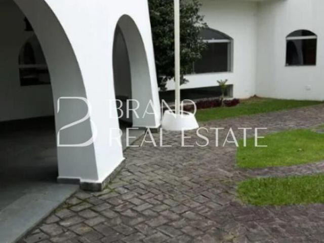 Casa com 632 m², 7 quartos sendo 4 suítes à venda no bairro Alto de Pinheiros
