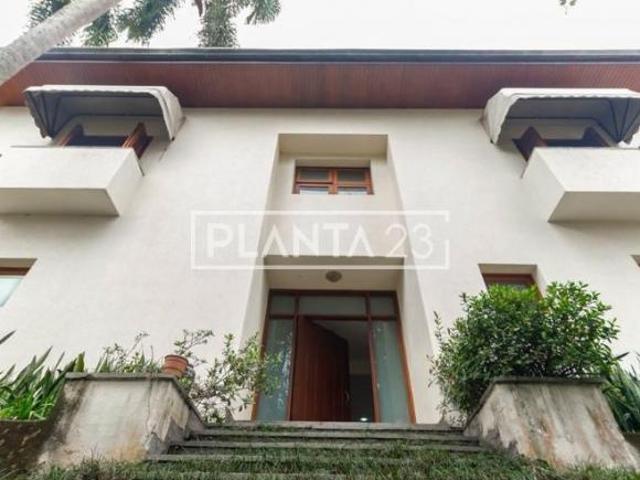 Casa com 650 m², 4 quartos sendo 4 suítes à venda no bairro Vila Ida